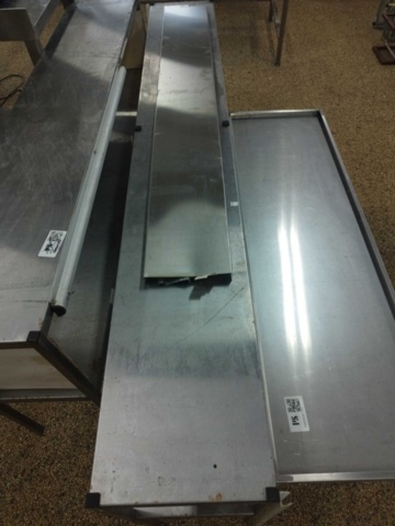 Relief benches, 3 pcs, stainless steel with shelves - PS Auction - We ...