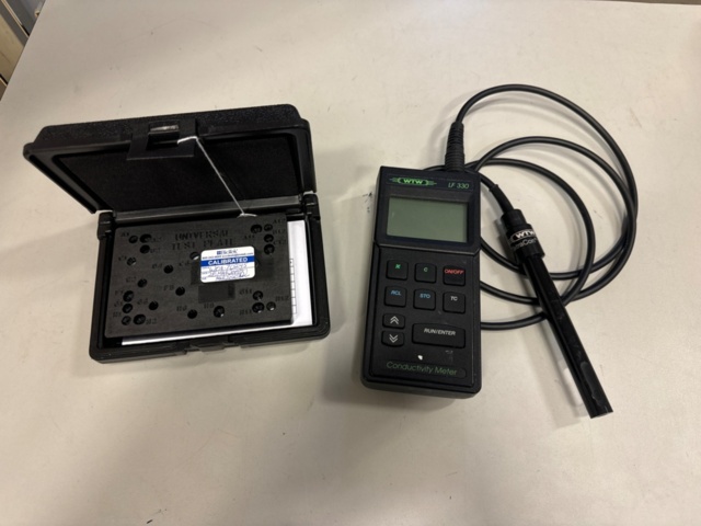 WTW LF 330, conductivity meter - PS Auction - We value the future ...