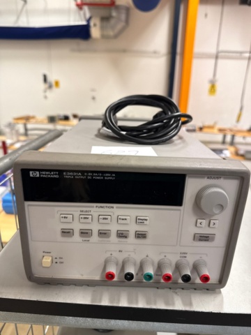 HP (Hewlett Packard) E3631A Triple Output DC Power Supply, laboratory ...