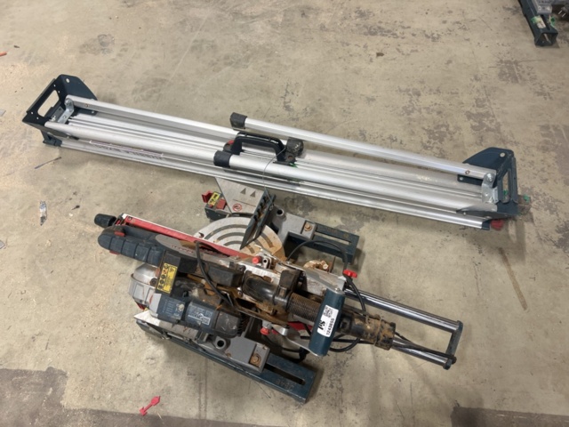 Mitre saw with stand - Bosch GCM 8 SDE - PS Auction - We value the ...