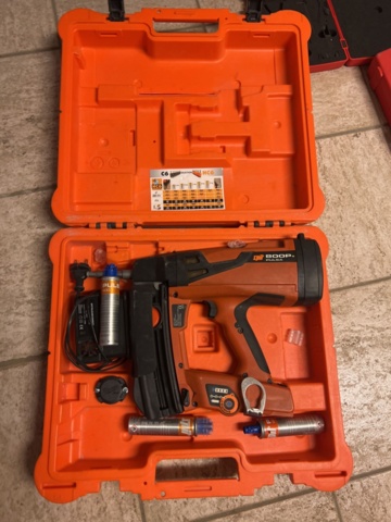 Nail gun with accessories - Spit 800P+ Pulsa -2012 - PS Auction - We ...
