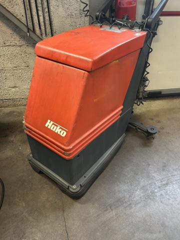 Scrubber - Hako Hakomatic B 430 -2004 - PS Auction - We value the ...
