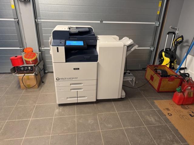 Multifunktionsskrivare Xerox Altalink c8130 & finisher booklet ...