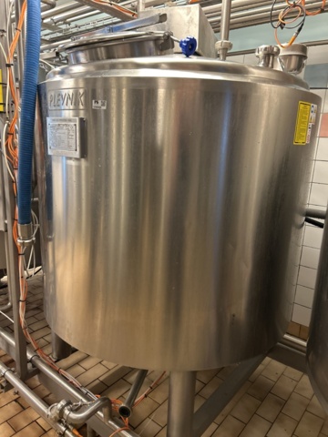 Dairy tank double-jacketed 1000L with agitator – Plevnik (2013) - PS ...
