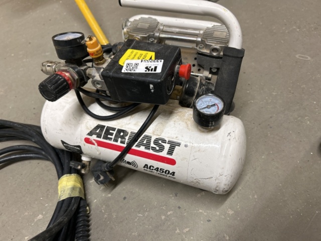 Compressor with dip gun - Aerfast, Senco - PS Auction - We value the ...