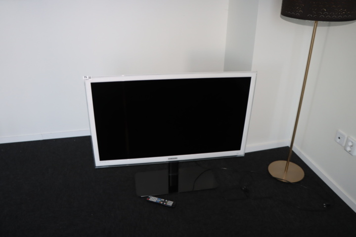 Samsung 46 inch TV - PS Auction - We value the future - Largest in net ...
