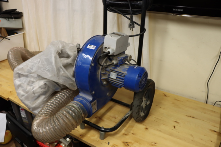 Radial fan VENTUR GMT-130E with hose - PS Auction - We value the future ...
