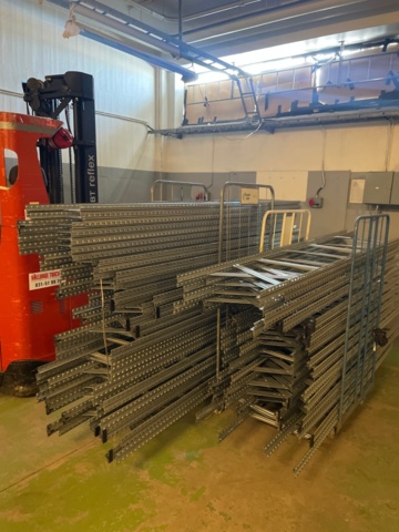 Wire cages and end panels for warehouse shelves - PS Auction - We value ...