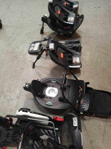 Car seat bases, 8 pcs - different models, demo copy without seat - PS ...