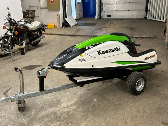 Kawasaki Jet Ski SXR 800 with trailer - PS Auction - We value the ...