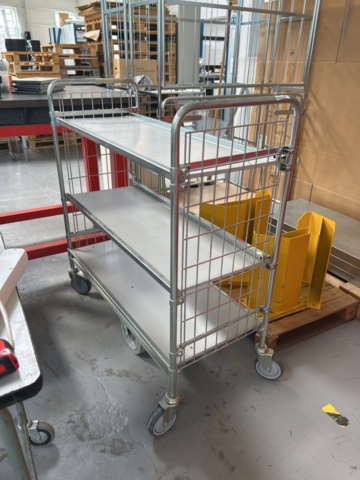 Trolley with 3 shelves - PS Auction - We value the future - Largest in ...