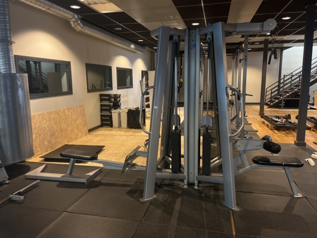 Cable machine with 3 stations - Nautilus - PS Auction - We value the ...