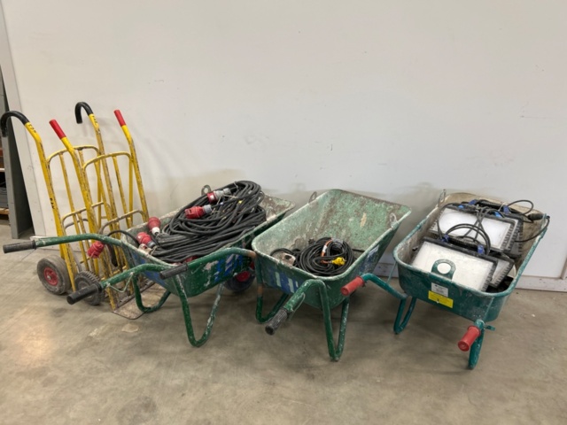 3 utility carts with contents & 2 sack carts - PS Auction - We value ...