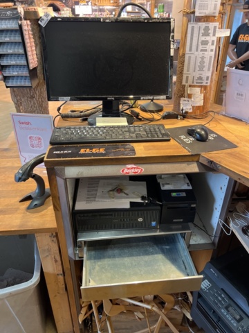 2 cash registers, camera surveillance - PS Auction - We value the ...