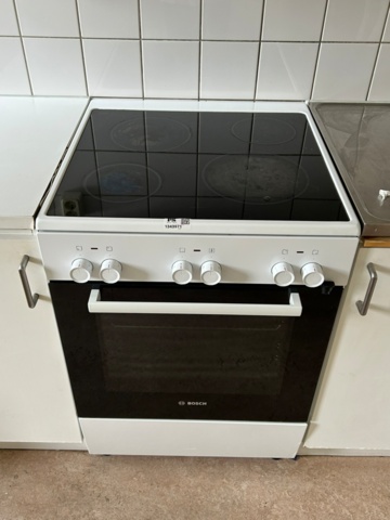 Spis Bosch med glaskeramikhäll och ugn - Auktioner online ...