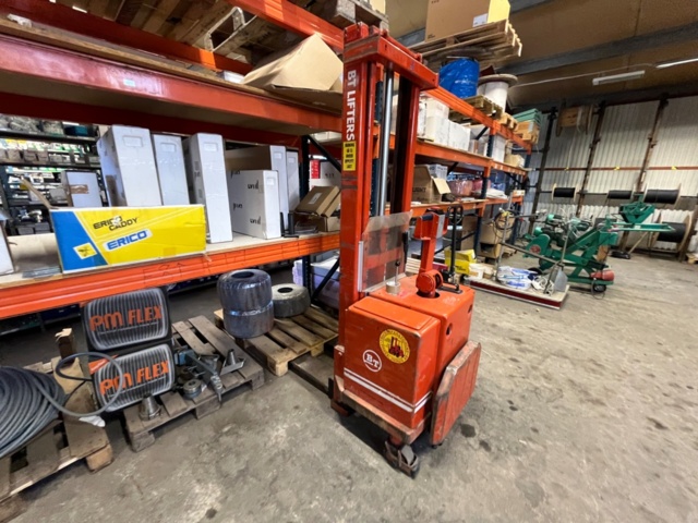 BT stacker including charger - PS Auction - We value the future ...