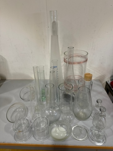 Various vases and more - PS Auction - We value the future - Largest in ...