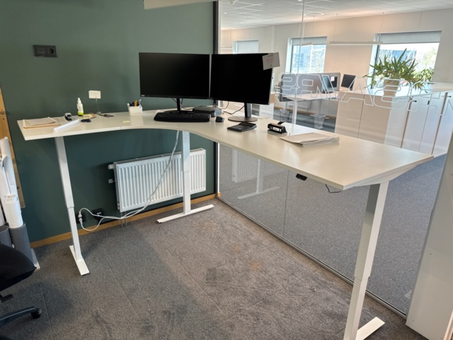 Electrically adjustable desk, 2 cabinets - Swedstyle/Edsbyn - PS ...