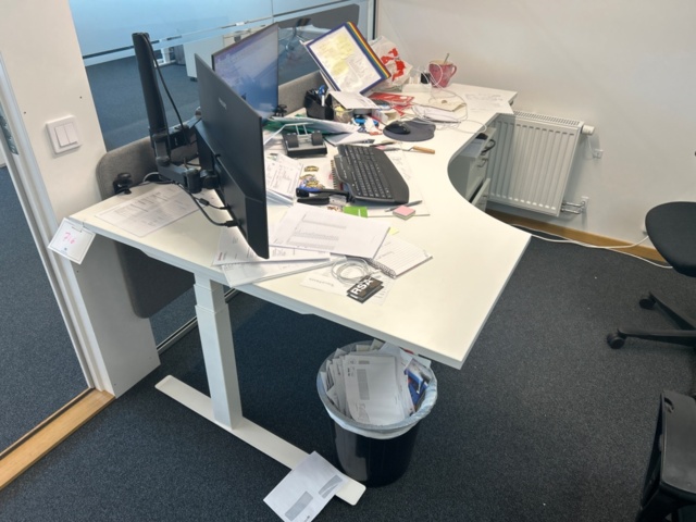 Electrically adjustable desk - Rol Ergo - PS Auction - We value the ...