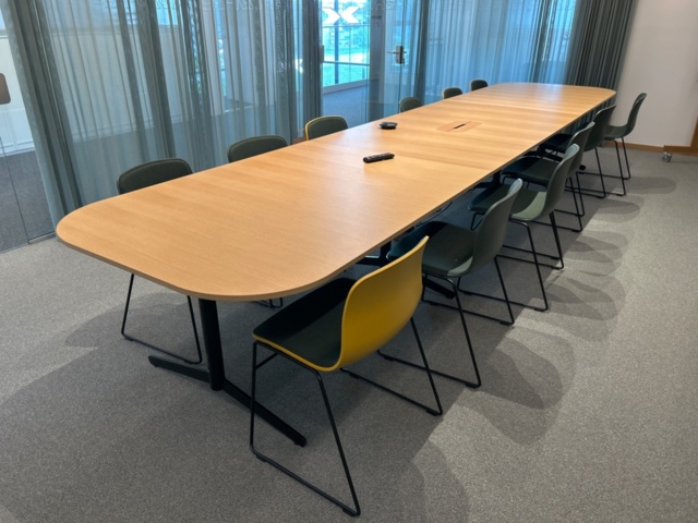 Conference furniture - Table with 12 Hay chairs - PS Auction - We value ...