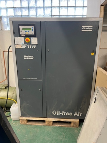 Oil-free screw compressor with pressure tank - Atlas Copco SF11 FF ...
