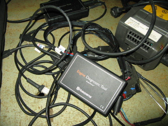 Diagnostic tool and battery adapter Husqvarna - PS Auction - We value ...