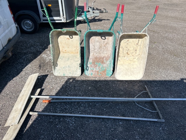 3 utility carts & 3 concrete sleds - PS Auction - We value the future ...