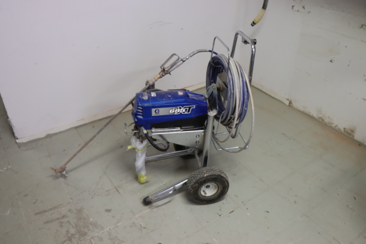 Paint sprayer Graco Ultra 695 XT - PS Auction - We value the future ...