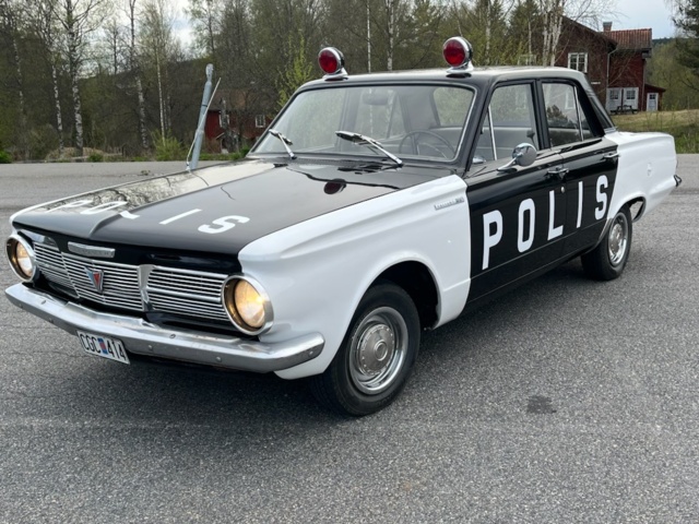 Police car Plymouth Valiant V-100 -1965 - PS Auction - We value the ...