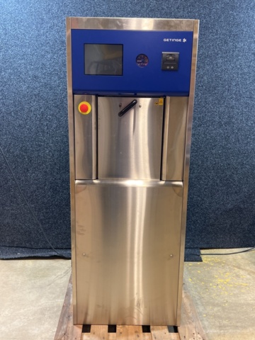 Floor autoclave with deionization, Getinge HS33 Avanti + Getinge ...