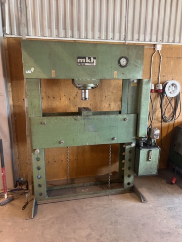 Hydraulisk press 1000 kN - MKH MPD 100 - Auktioner online ...