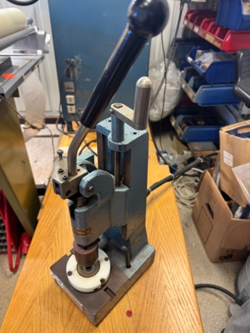 HF unit Carmo eyelet welding - PS Auction - We value the future ...