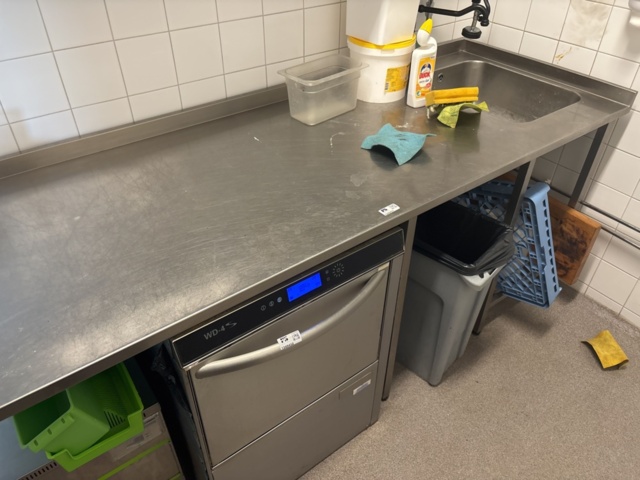 Rostfri diskbänk med diskho, blandare - Auktioner online - Nätauktioner ...