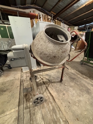 Cement mixer - Lescha SM 145 S - PS Auction - We value the future ...