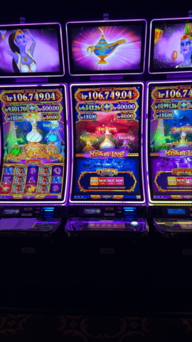 Slot machine IGT Peak slant 49 (2023) - PS Auction - We value the ...