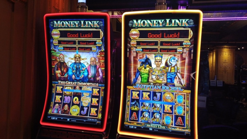 8 × Slot machines WMS Twinstar J43 – Money Link series (2018–2020) - PS ...