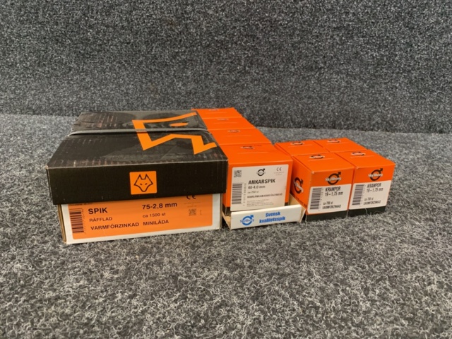 Anchor nail, grooved nail & staples, Skyllberg & Fox - PS Auction - We ...