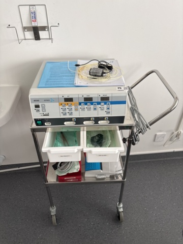 Shelf trolley with diathermy device including various accessories ...