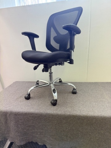 Staples office chair - PS Auction - We value the future - Largest in ...