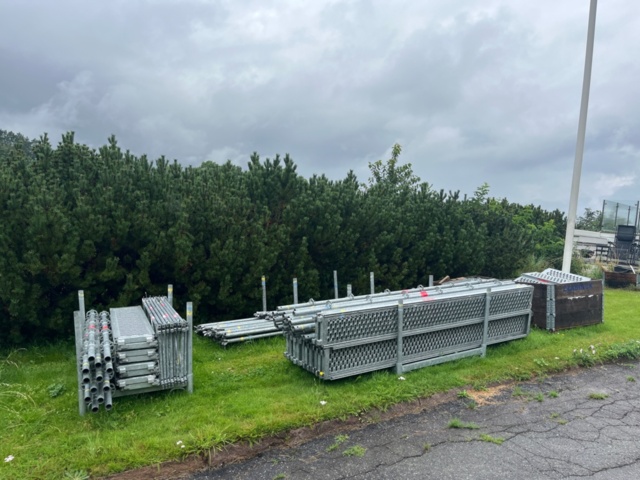 Collection of scaffolding parts - Altrad, Layher, Combisafe - PS ...