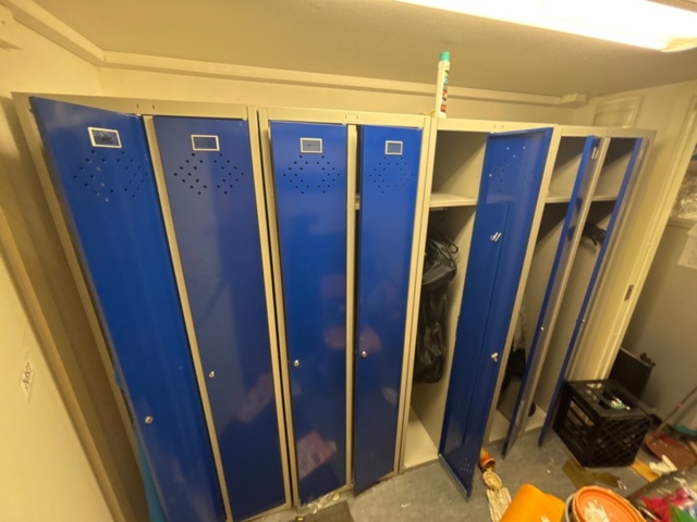 4 lockers - PS Auction - We value the future - Largest in net auctions
