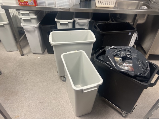 Garbage cans/waste containers 13 pcs incl. 6 pcs roller plates - PS ...