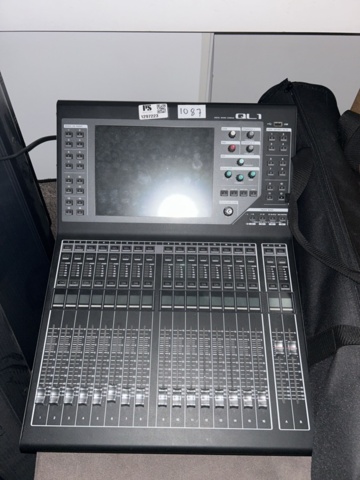 Yamaha QL1 with Dante - mixing console - PS Auction - We value the ...