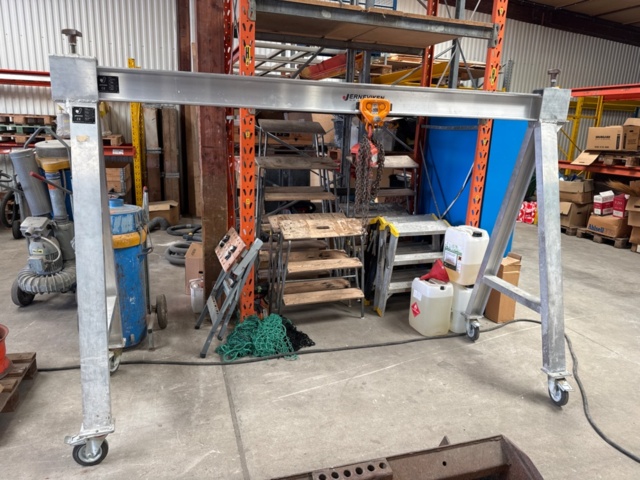 Truss system / lifting device - PS Auction - We value the future ...