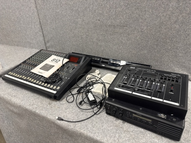 Fostex 812 mixer, stereo, Icom, soundbar - PS Auction - We value the ...