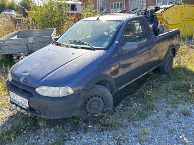 Fiat Strada Single Cab 1.2 Manual, 60hp -2002 (Repair item) - PS ...