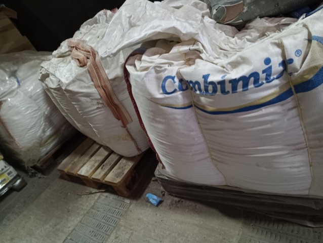 Combimix screed 3 big bags approx. 3000kg according to pictures - PS ...