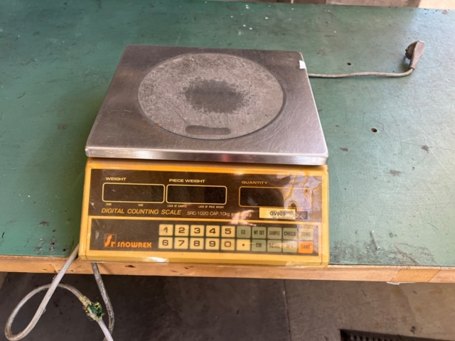 Digital scale Snowrex - PS Auction - We value the future - Largest in ...