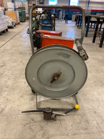Manual strapping machine with stand - PS Auction - We value the future ...