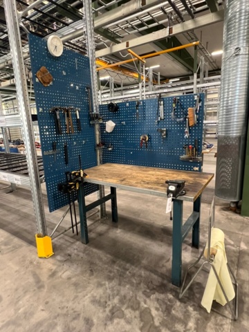Workbench including tool board - PS Auction - We value the future ...
